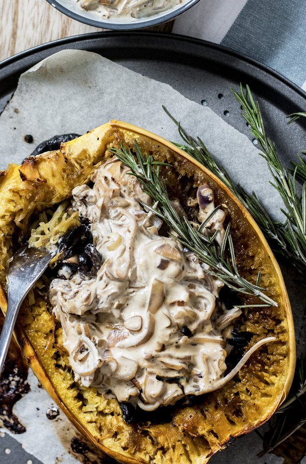 Courge spaghetti au four · Patate & Cornichon