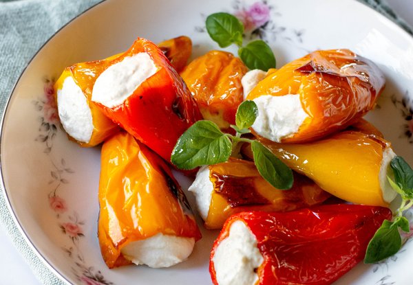 Mini poivrons farcis au fromage végane · Patate & Cornichon