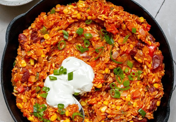 Riz mexicain one pot et crème sure · Patate & Cornichon