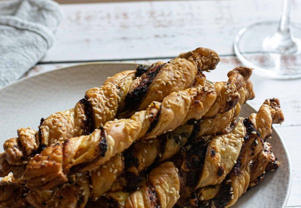 Torsades tapenade, tomate et fromage végane · Patate & Cornichon